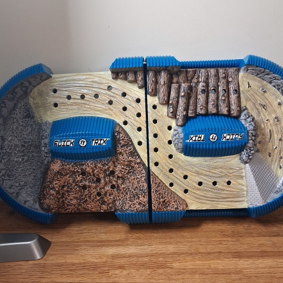 Spin Master | Toys | Flick Trix Xtreme Freestyle Motocross Arena Track ...